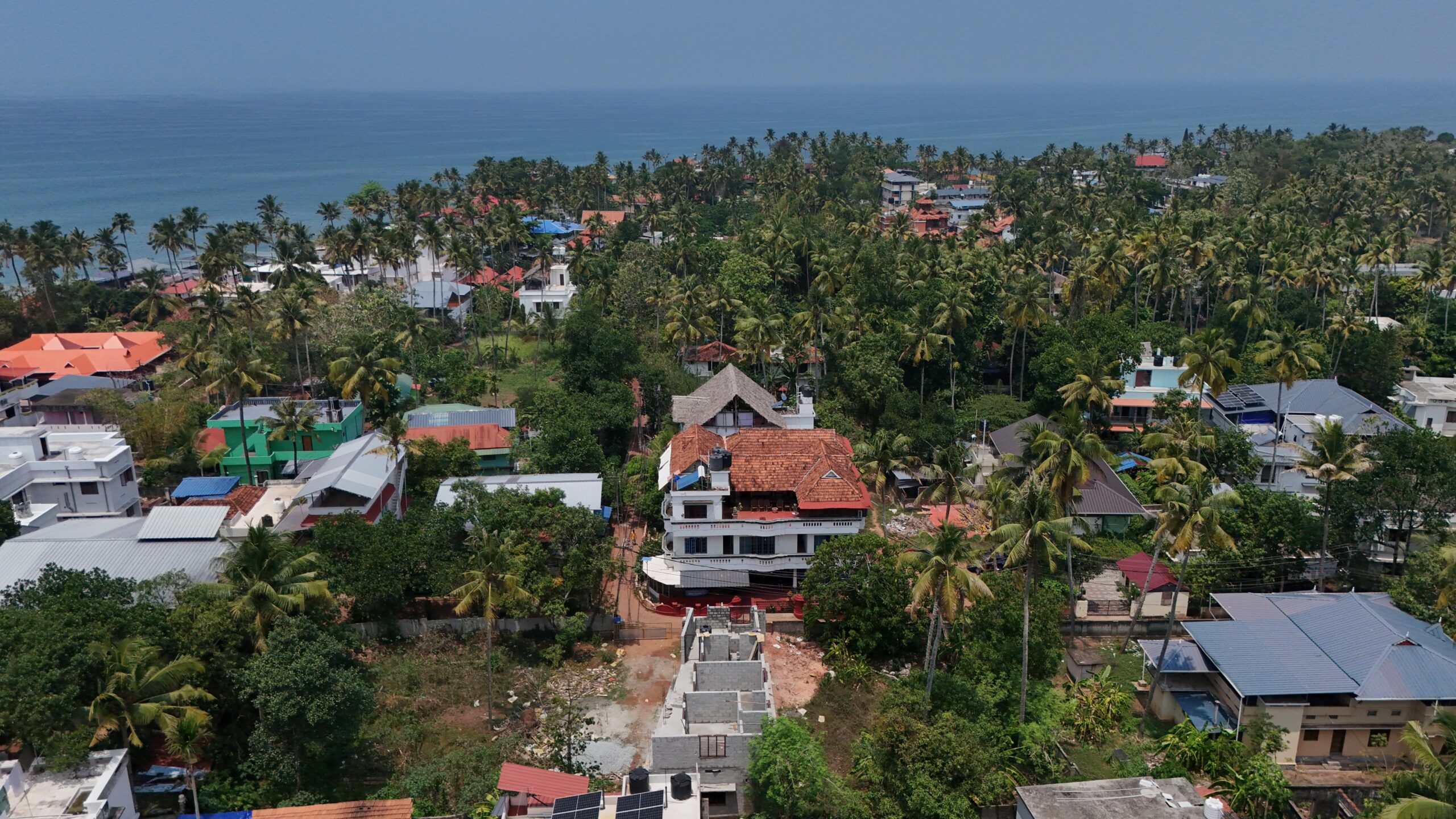 About the hotel - Moonwaves Beach Resort – Your Dream Vacation Starts Here